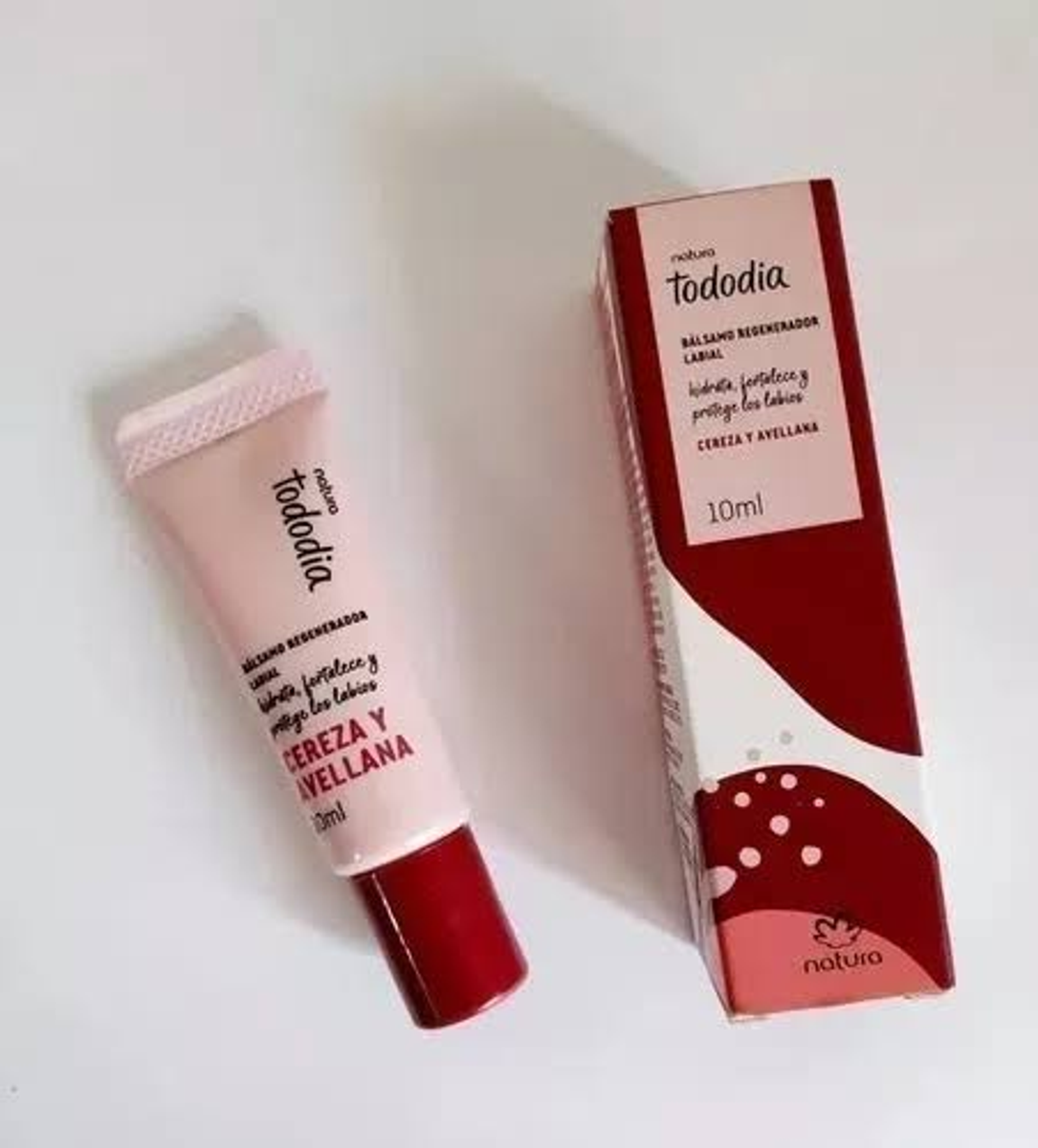 BALZAMO LABIAL REGENERADOR CEREZA Y AVELLANA
